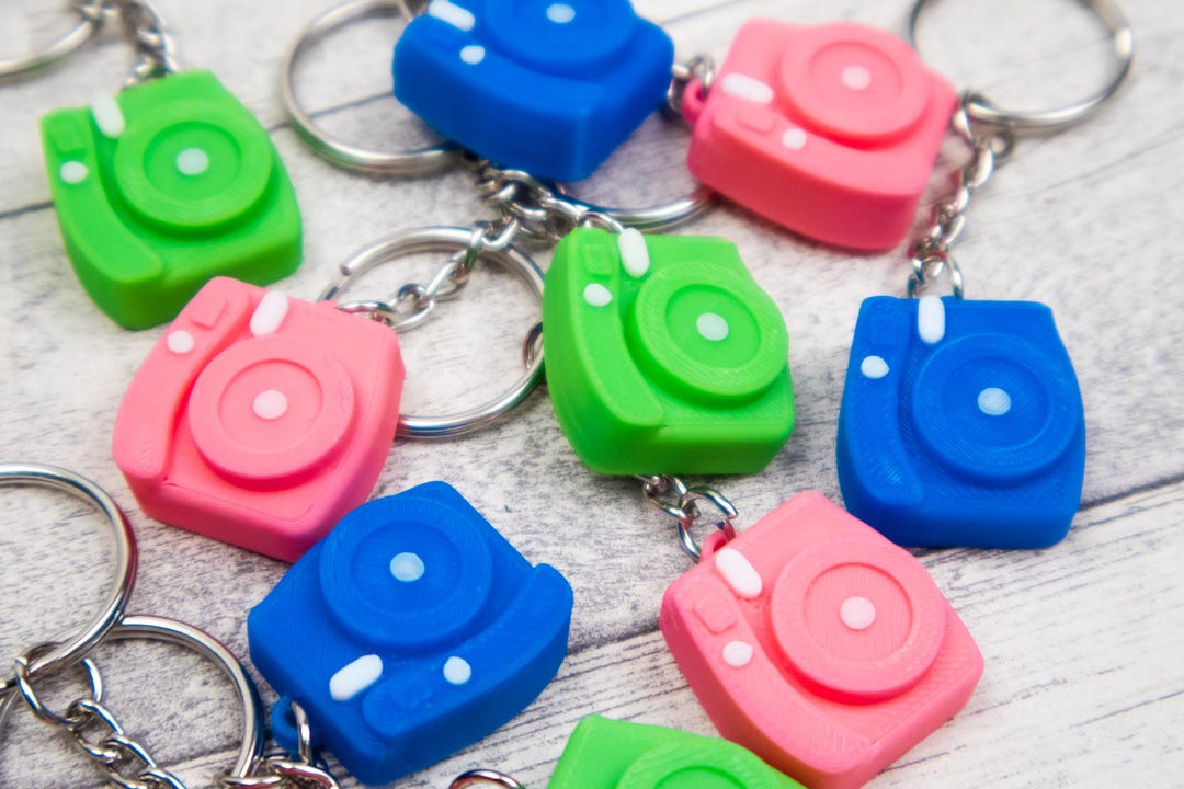Mini Polaroid Camera Keychain Charm, Cute Polaroid Film Camera Keychain ...