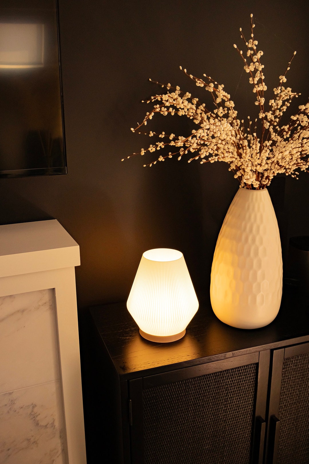 Short Table Lamp for Bedroom, Simple Desk Lamp, Modern LED Lamp, Cute ...