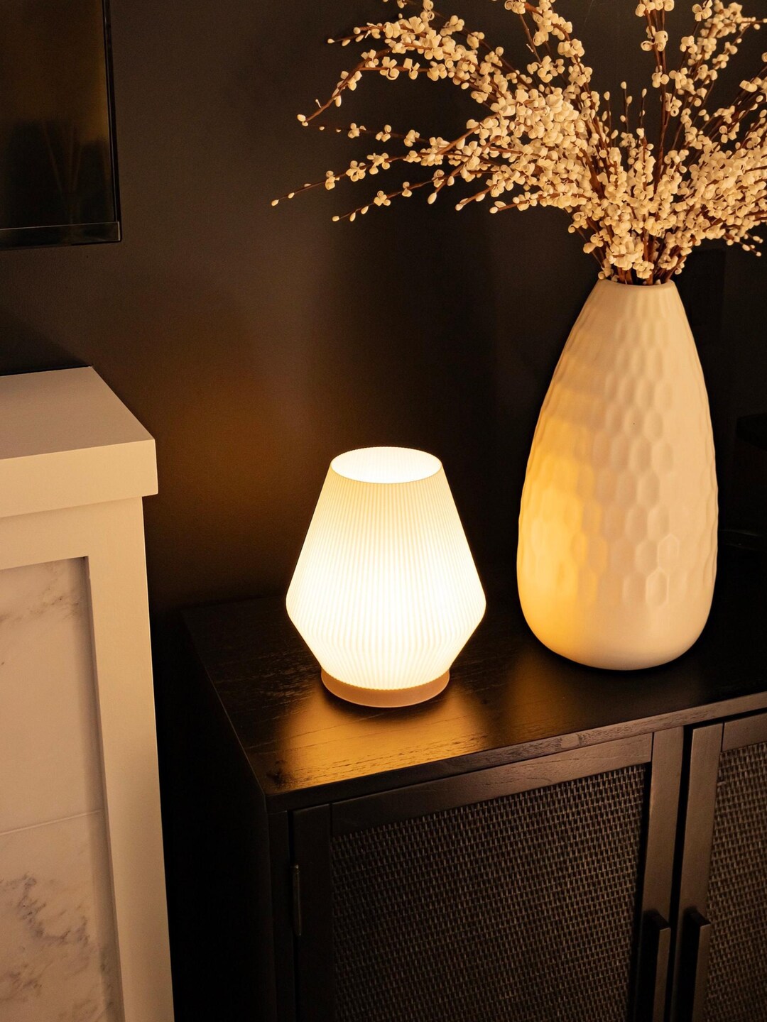 Short Table Lamp for Bedroom, Simple Desk Lamp, Modern LED Lamp, Cute ...