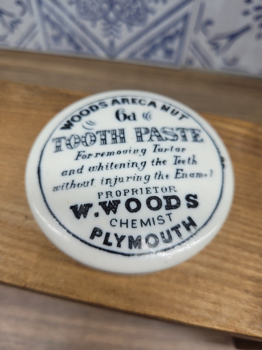 Antique Advertising Woods Areca Nut Toothpaste Pot Lid Chemist ...