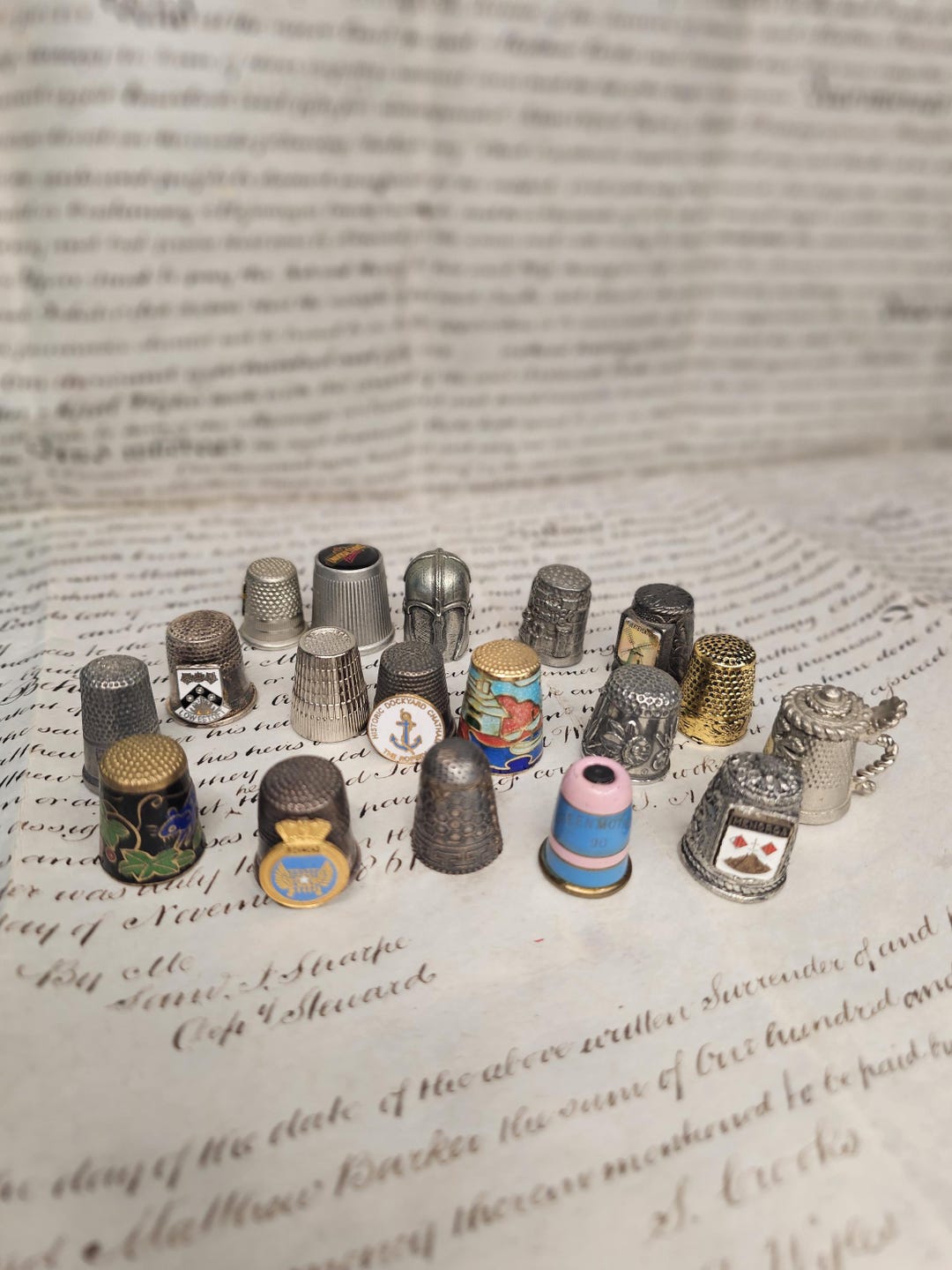 Bundle of 18 Vintage Metal Thimbles, Collectible Thimbles - Etsy