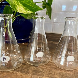 PYREX Beaker Set of 3 Vintage Narrow Mouth - Etsy