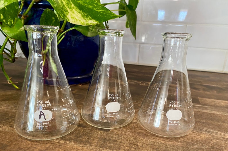 PYREX Beaker Set of 3 Vintage Narrow Mouth - Etsy