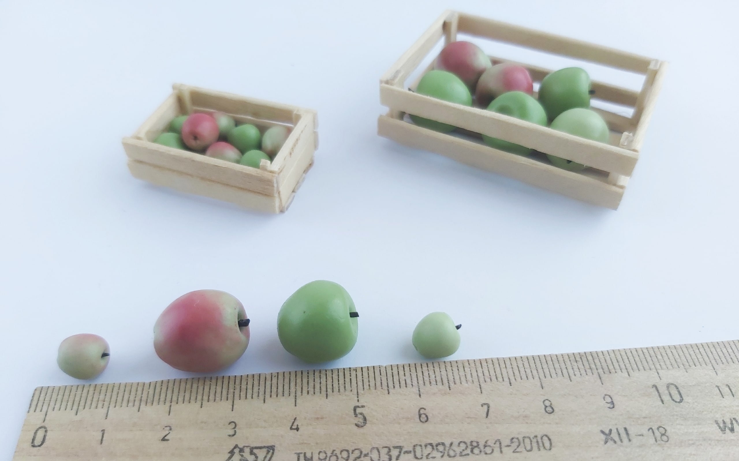 Miniature Realistic Polymer Clay Apple 1 12 1 6 Etsy miniature-realistic-polymer-clay-apple-1-12-1-6-etsy