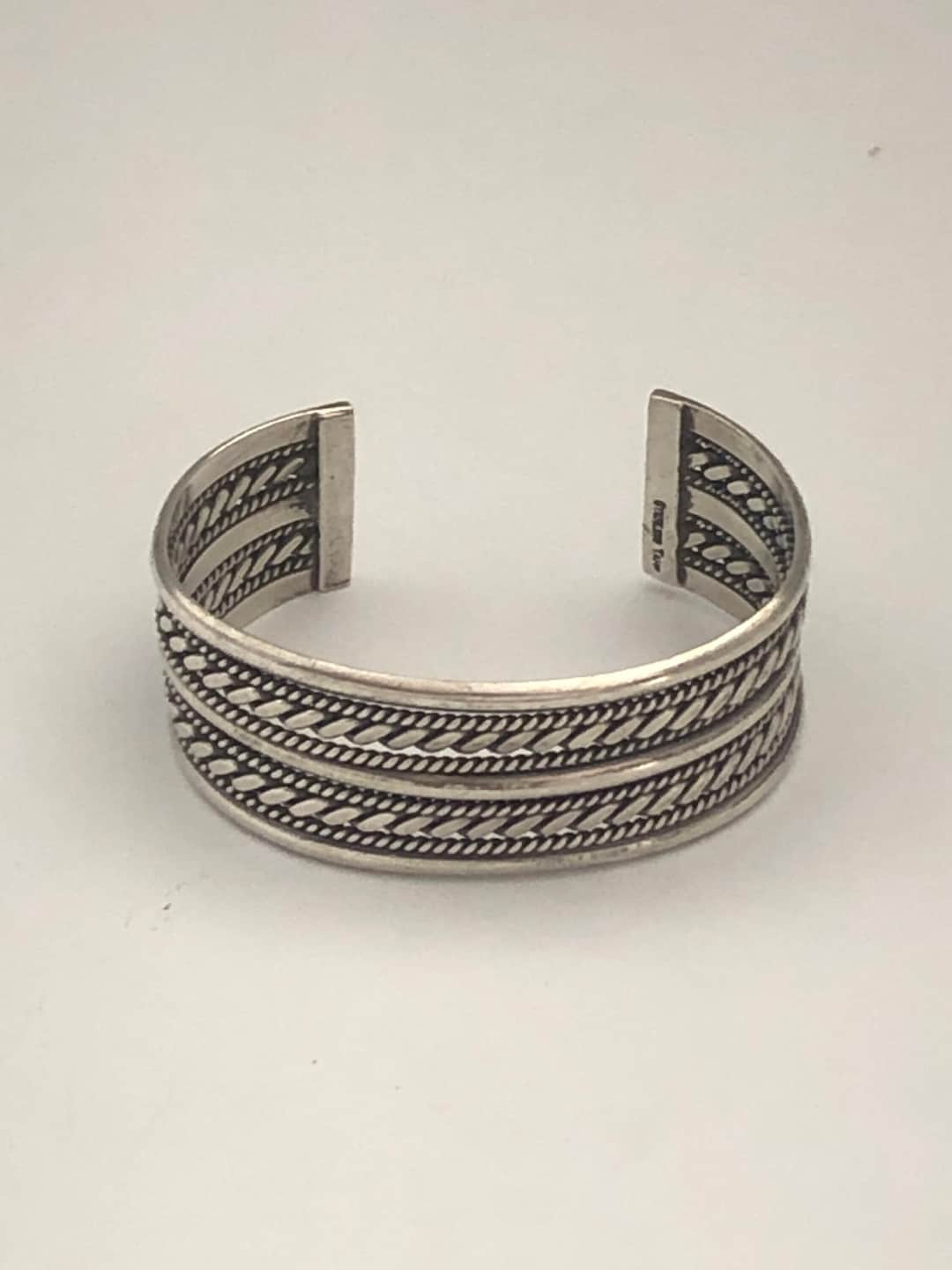 Navajo Artists Franklin and Verna Tahe 7/8 Inch Double Rows of Rails ...