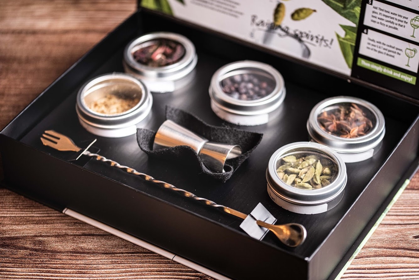 The Expert Gin Cocktail Fusion Kit - Gin and Tonic Botanicals / Spices ...