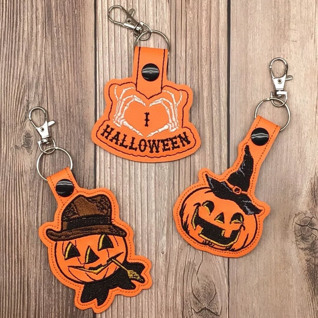 Embroidered Vinyl Vintage Style Halloween Key Ring, Keychain, Bag Tag ...