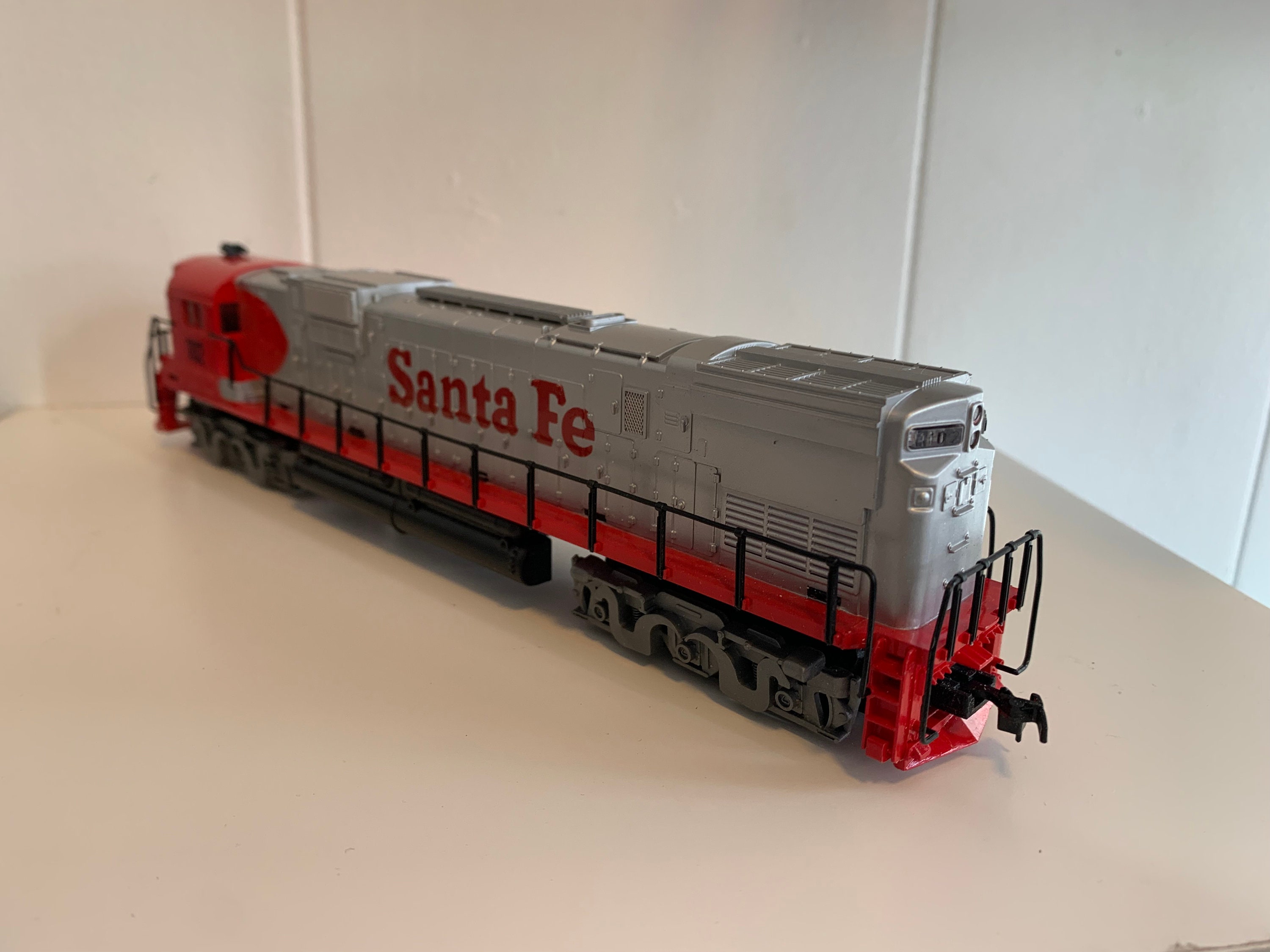 Vintage Tyco Model Train, HO Scale Tyco 1102 Santa Fe Engine, Comes ...