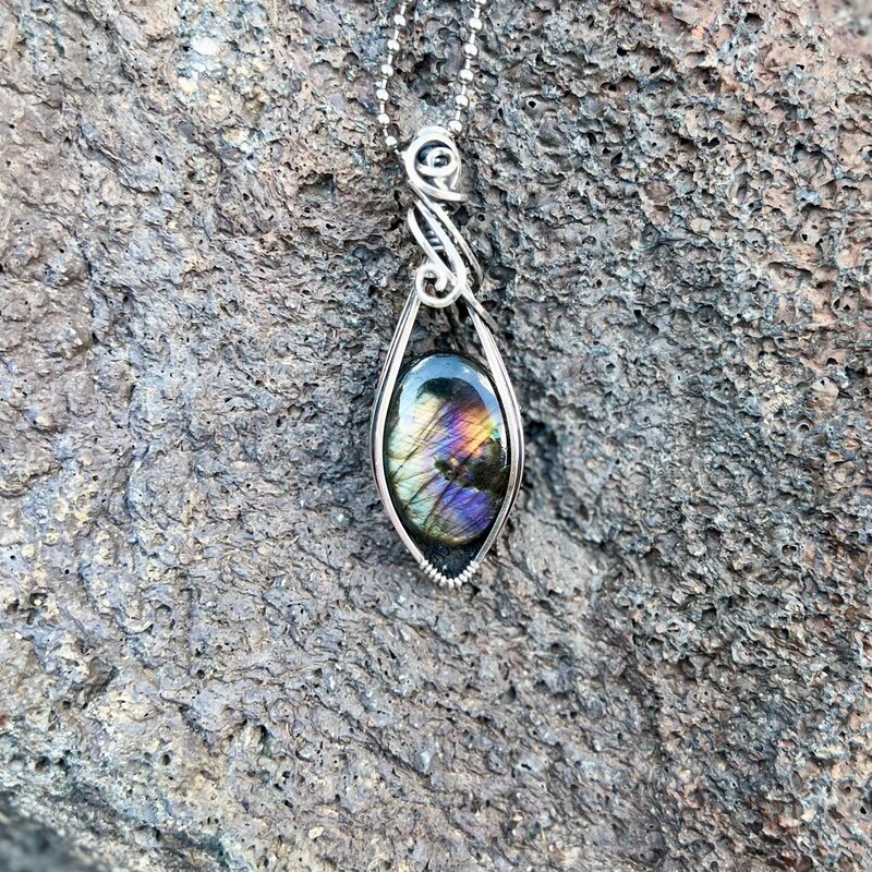 Spectrolite Pendant - Etsy