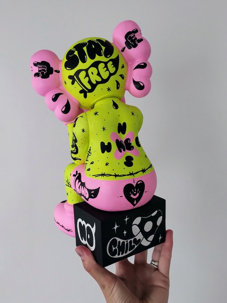 Custom Passing Through Art Toy Articulated - Pop Neon Colors Hype ...