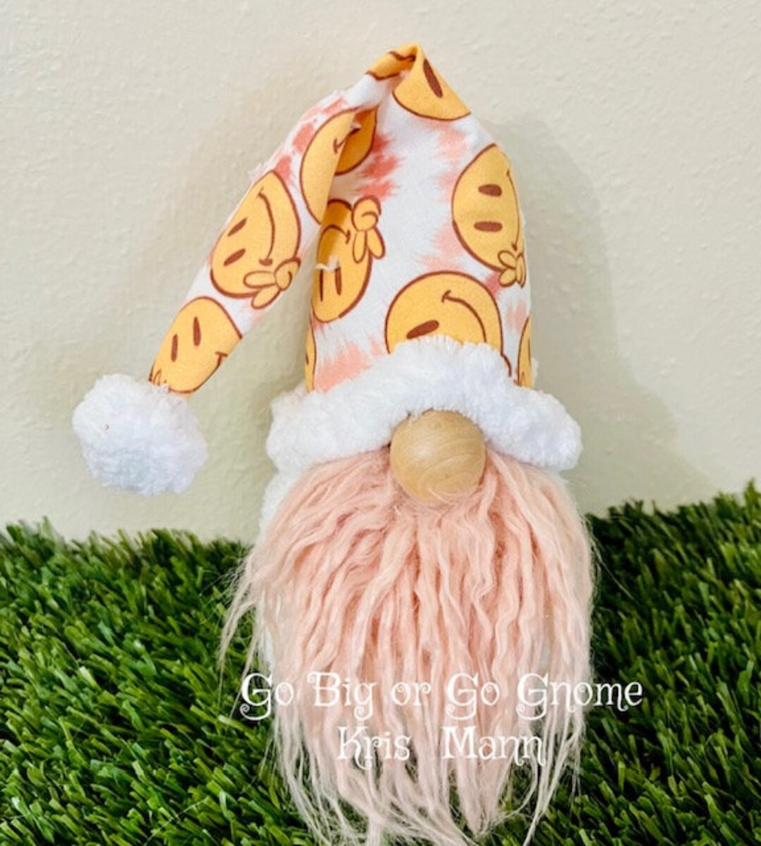 SMILEY FACE GNOME - Etsy