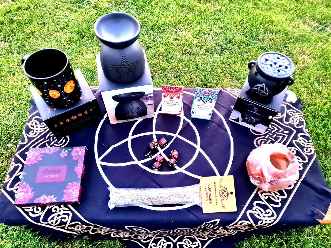 Mystical Triquetra Cleansing Altar Set, Oil Burner Set With Natural ...