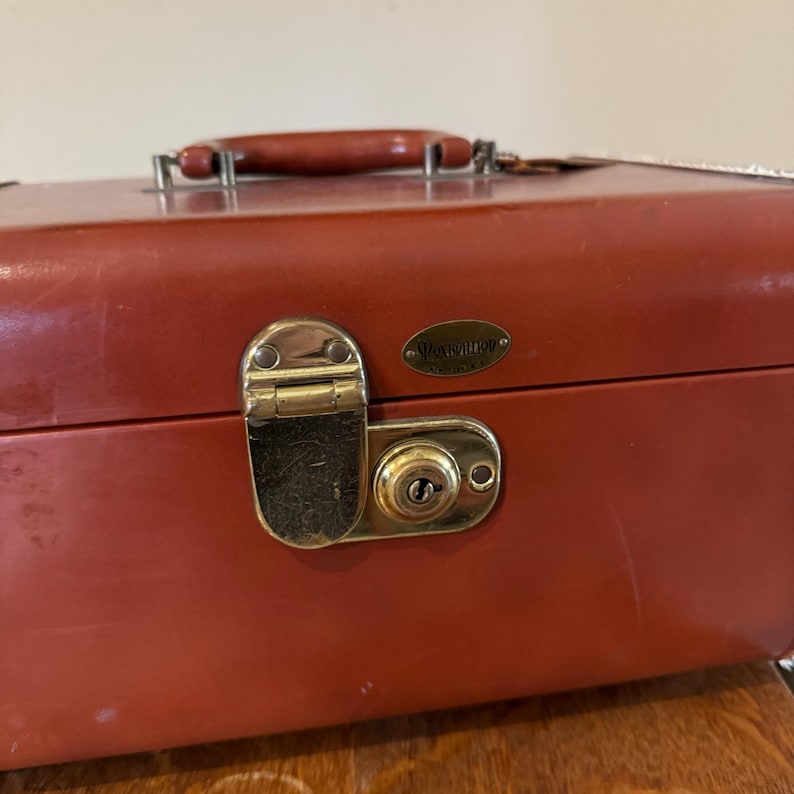 Maximillion NY Train Case – 1950s Vintage Leather With Brass Hardware ...