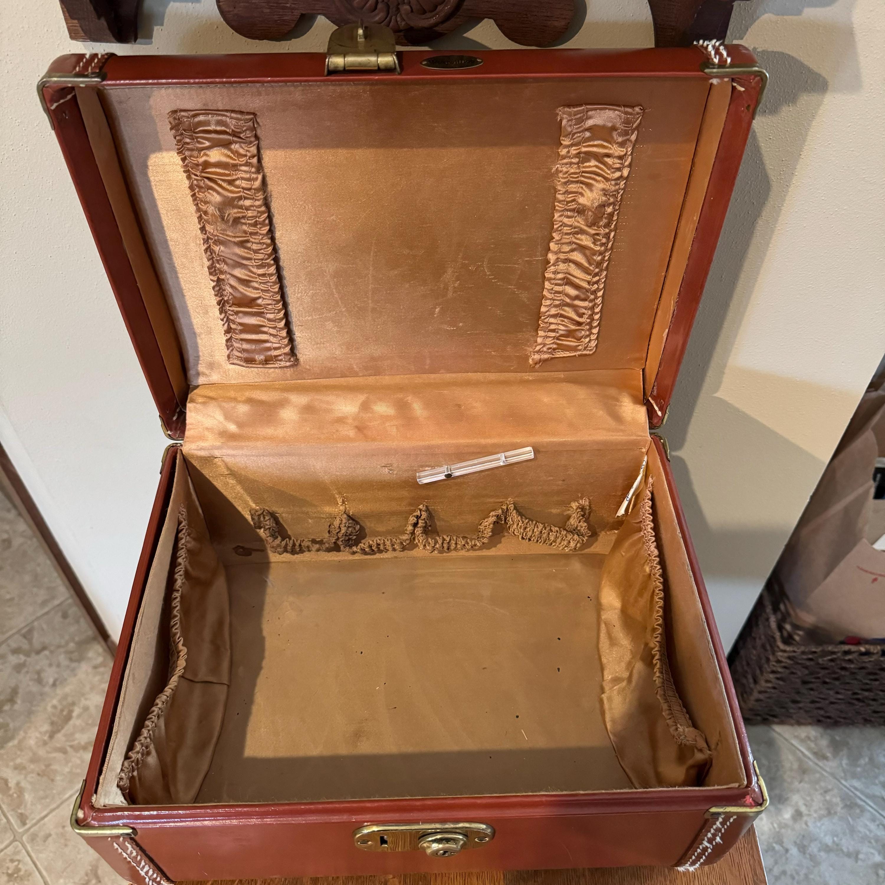 Maximillion NY Train Case – 1950s Vintage Leather With Brass Hardware ...