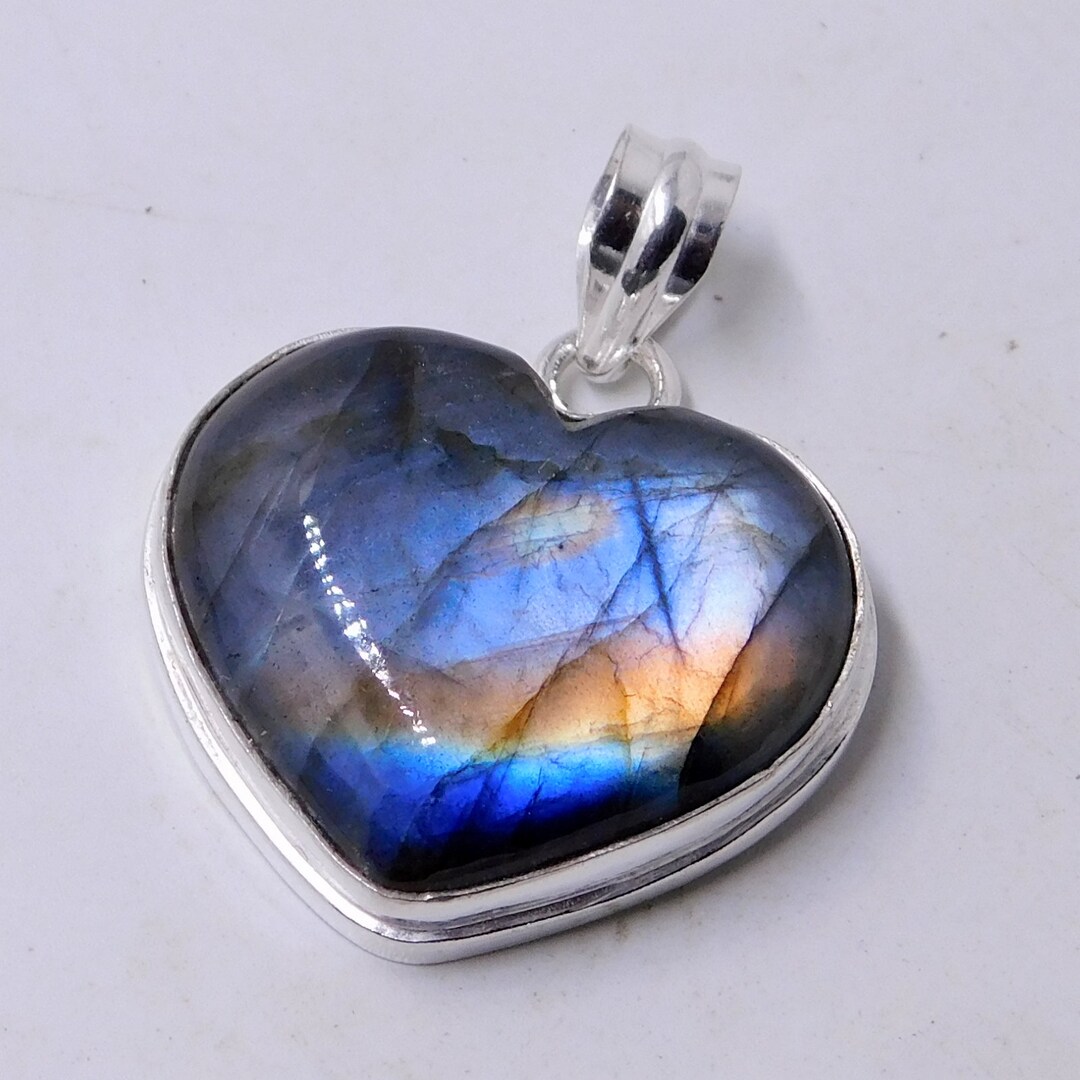 Labradorite Heart Pendant - Etsy UK