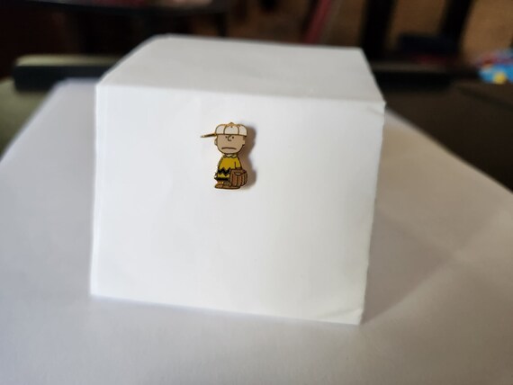 Charlie Brown Baseball tie tac - Gem