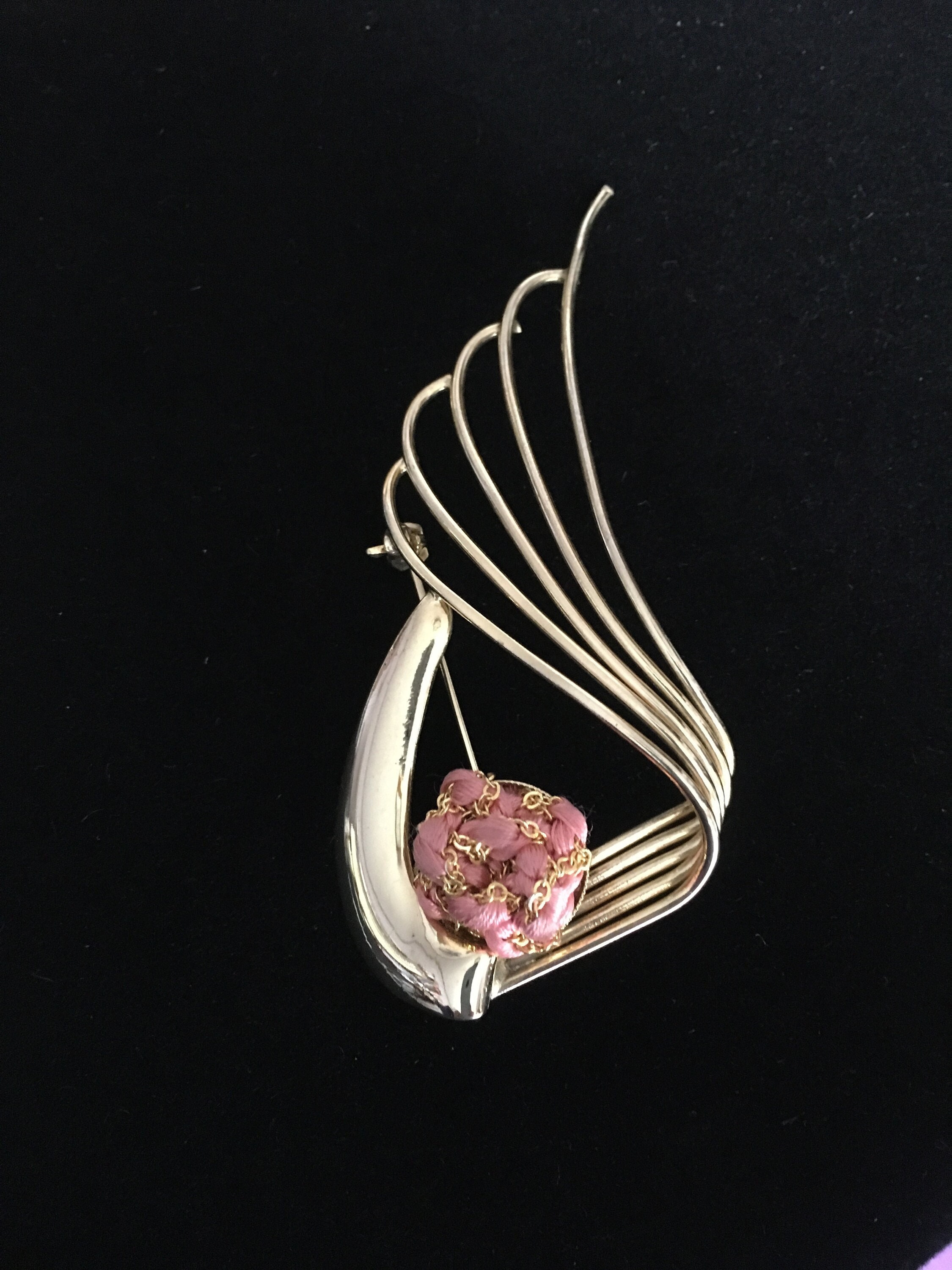 Large Vintage Wire Art Gold-tone Pin Peach Chain-wrapped - Etsy UK