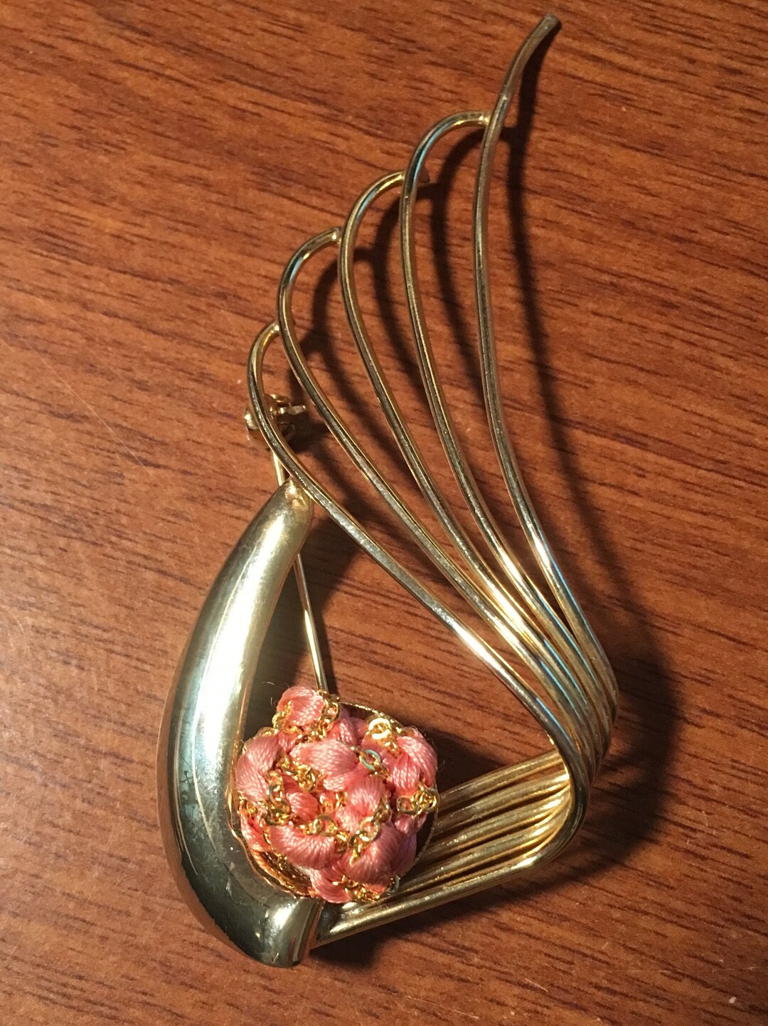 Large Vintage Wire Art Gold-tone Pin Peach Chain-wrapped - Etsy