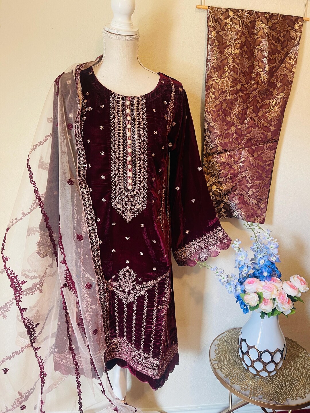 Velvet Suits Pakistani Women Dresses, Winter Dresses Party Wear Dress ...