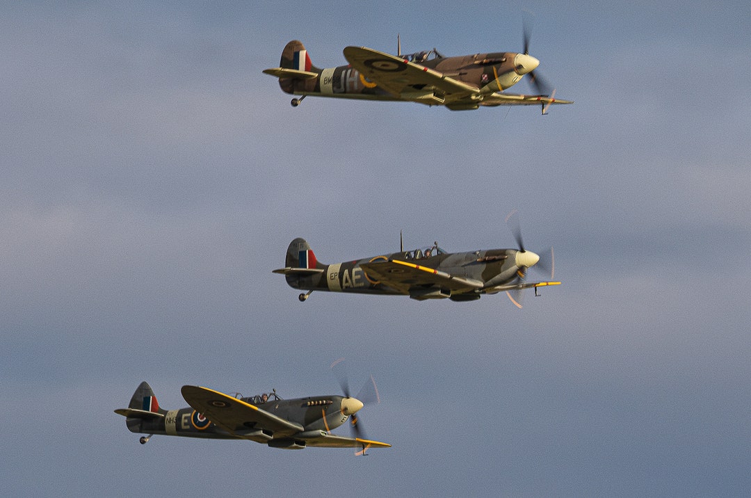 Spitfire Formation 2 Digital Download, Print Your Own, PC Wallpaper - Etsy