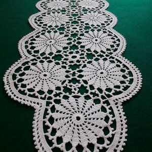 Centerpiece / White Crochet Table Runner - Handmade in Italy - Etsy