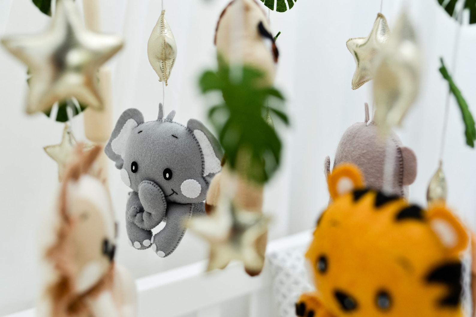 Big Baby Mobile Safari - Giraffe Baby Mobile - Lion Tiger Monkey ...
