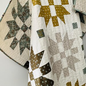 Retro Inspired Throw Quilt, Vintage Inspired Quilt, Neutral Throw Quilt ...