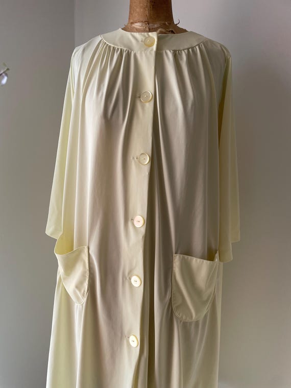 Vintage butter yellow nylon robe | pastel aesthetic, … - Gem