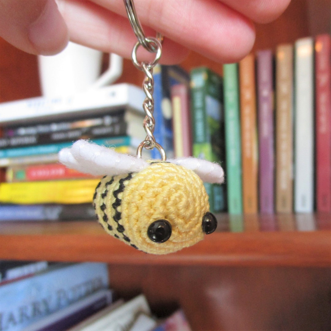 PATTERN Bee Crochet Pattern, Amigurumi Bee, Crochet Bee Keychain, Diy ...
