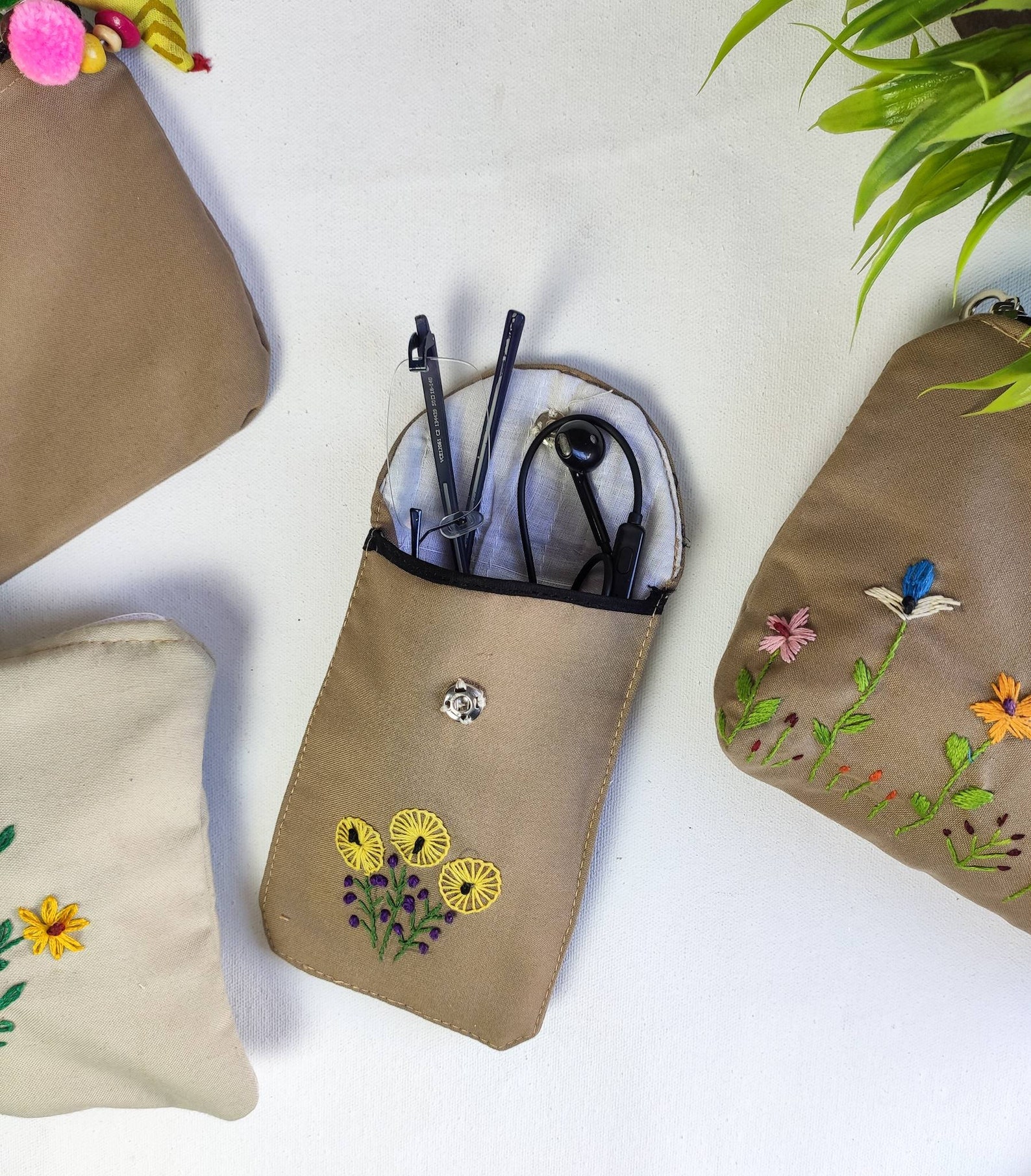 Pouch Embroidered Set of 4, Vanity Kit, Travel Pouch, Cases for ...