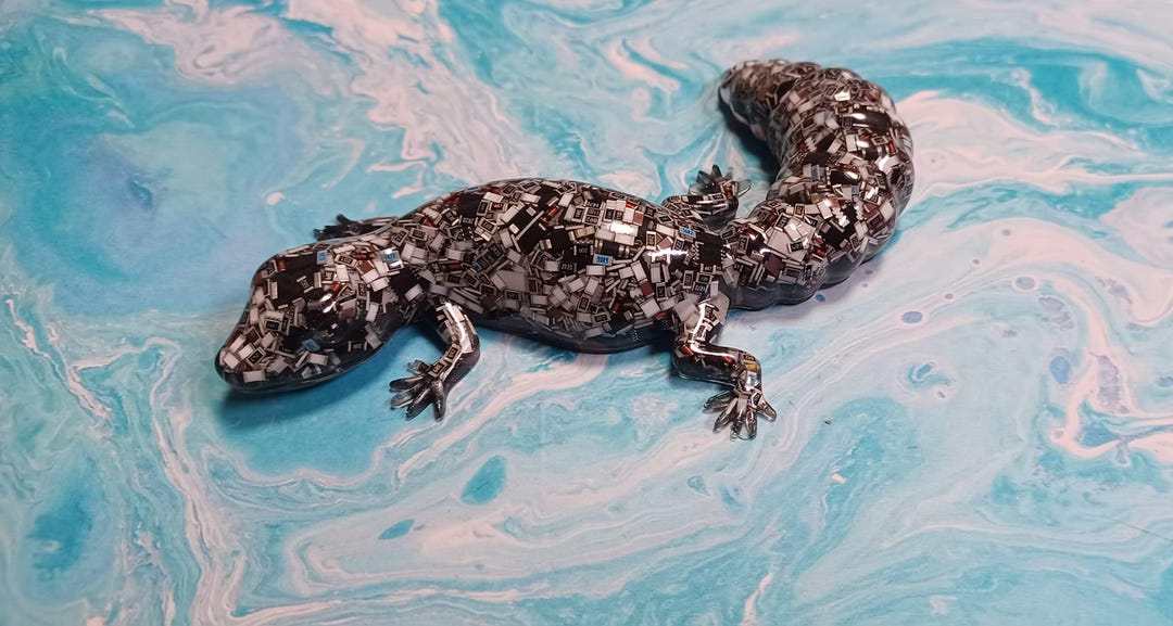 SMT Components Leopard Gecko, Lizards Unique Desk Ornament, Plant ...