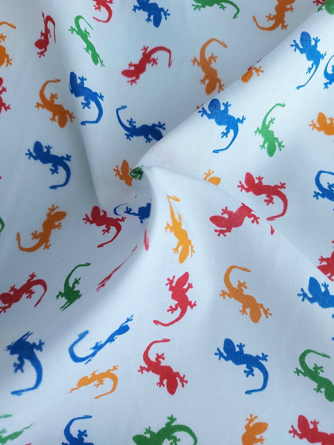 Salamander Gecko Polycotton fabric craft kids fabric nursery - Etsy ...