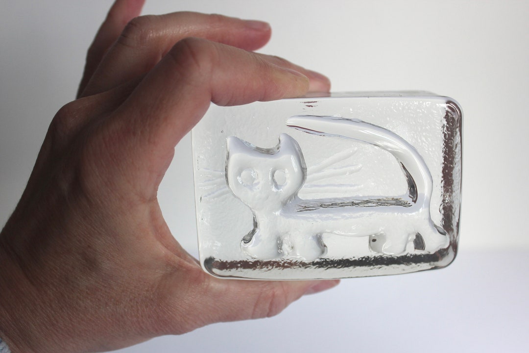 Modernist Glass Cat Paperweight, Lisa Larsen Style Modernist Art Glass ...