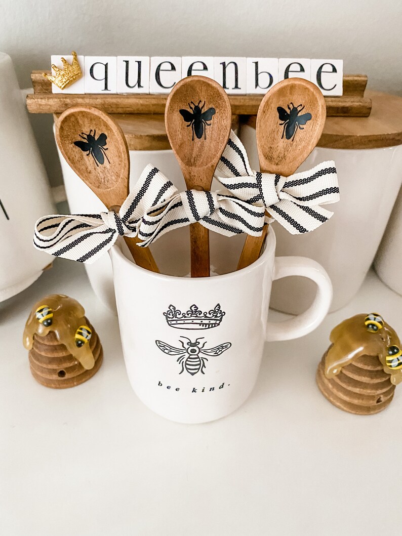 Queen Bee Mini Bundle Spring Decor Bundle Queen Bee Tiered - Etsy