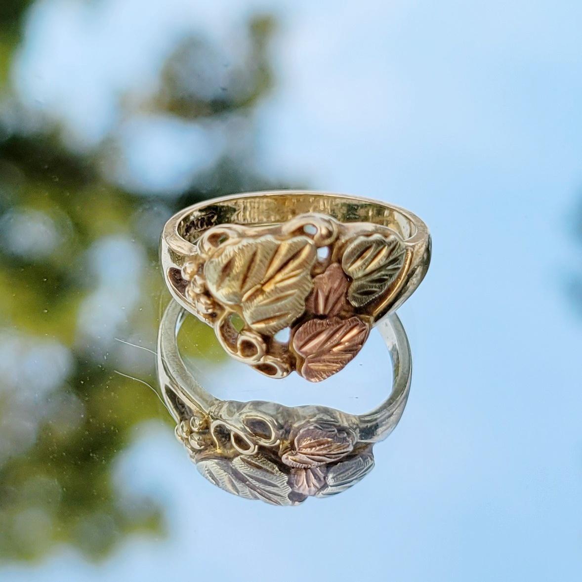 Vintage 70s Tri Color 10k Gold Grape Leaf Ring by Black Hills Gold - Etsy
