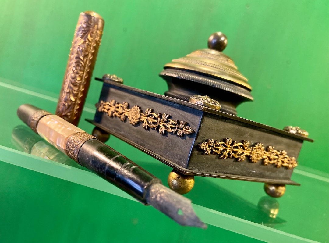 Antique Inkwell Accompanied by Its Antique Ink Pen, Vintage Inkwell ...
