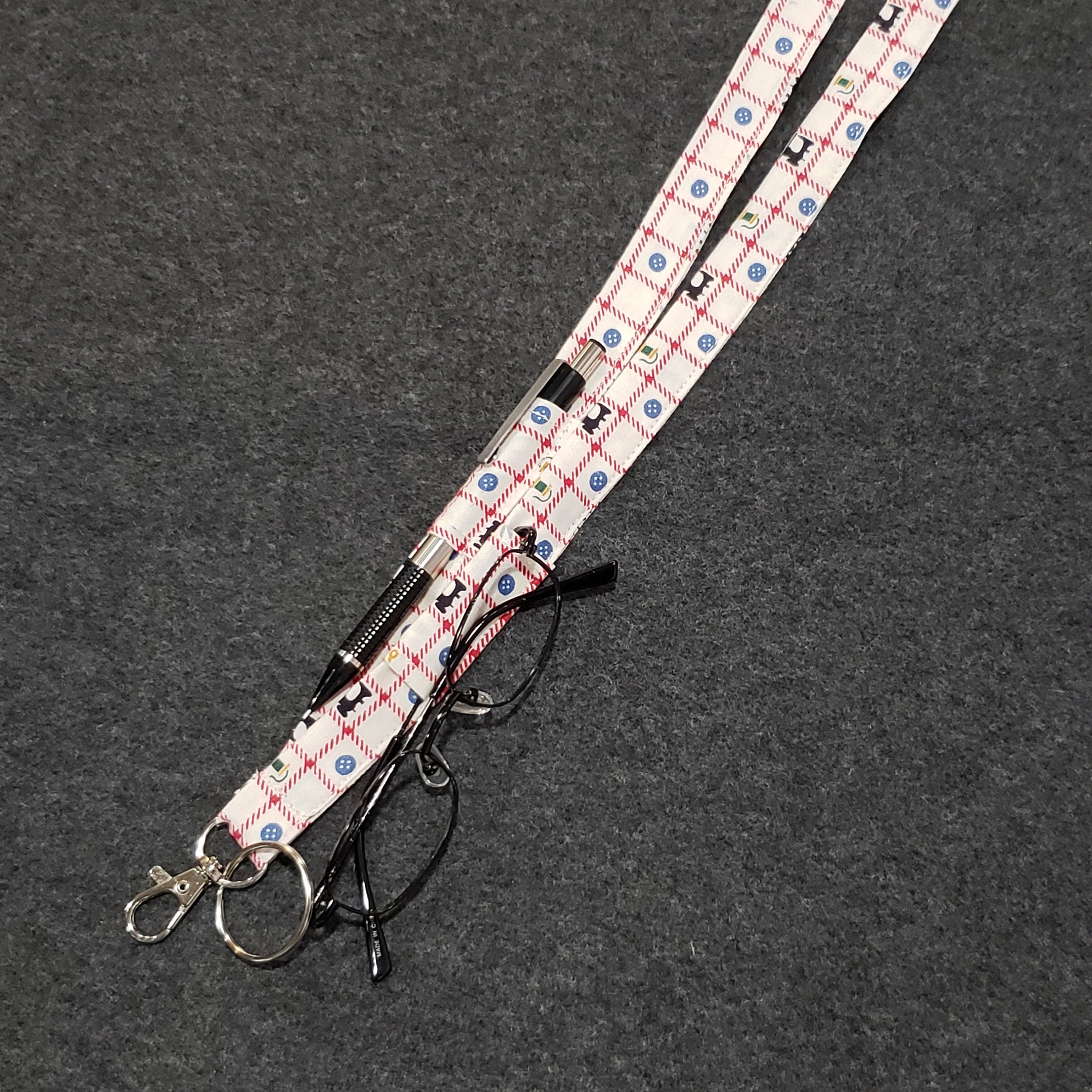 Sewing Time Lanyard With 2 Pen Loops, Glasses Loop, Badge and Key ...