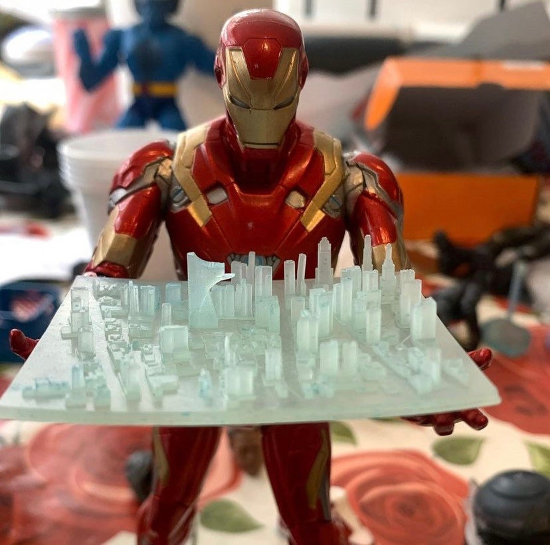 NYC Digital Wire Frame Hologram, Hammer Frog, Large Mischief God ...