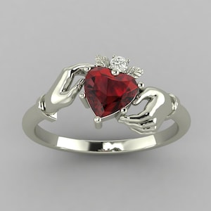 Unique Irish Claddagh Ring 14k Gold Heart Shaped Red Garnet Engagement ...