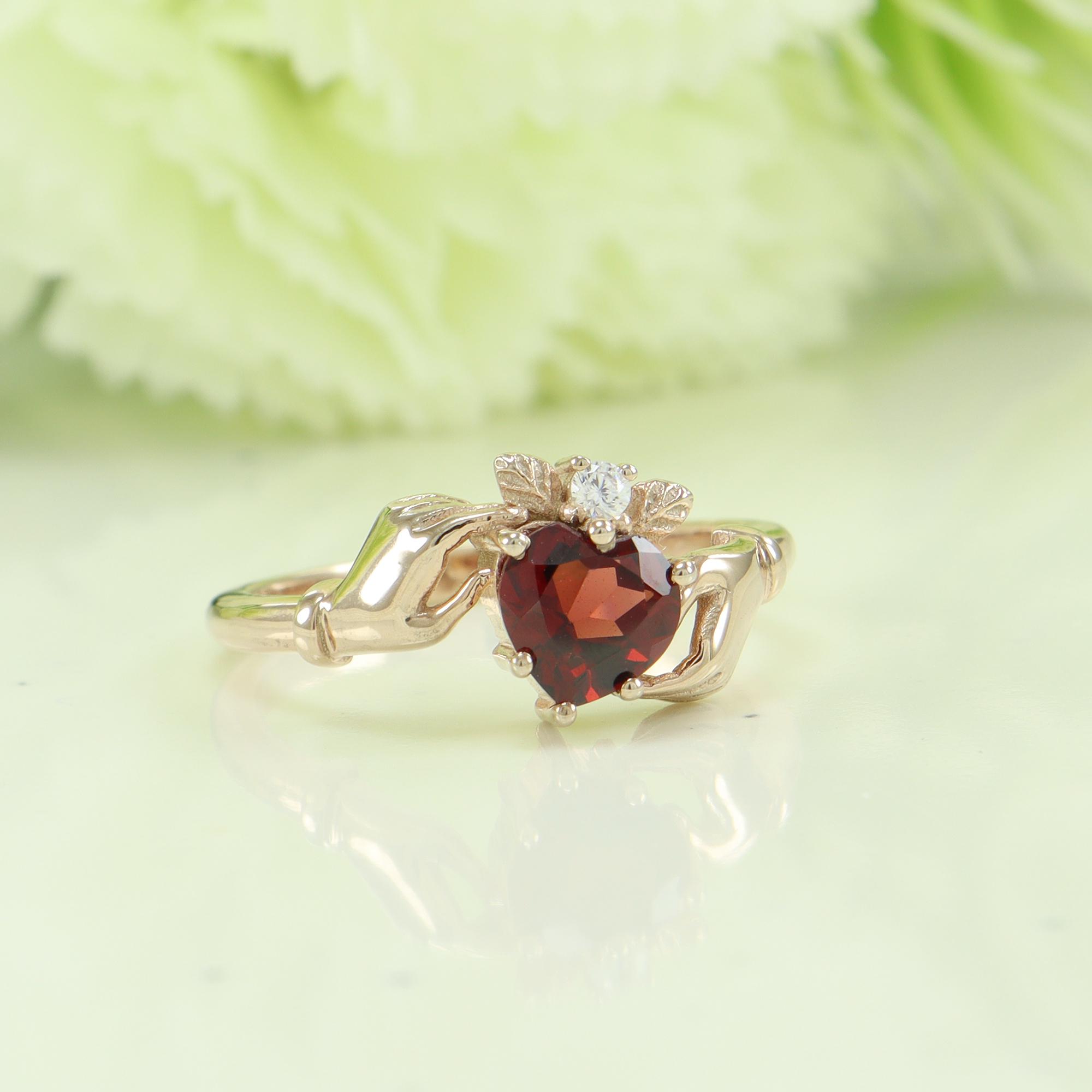 Unique Irish Claddagh Ring 14k Gold Heart Shaped Red Garnet Engagement ...