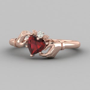 Unique Irish Claddagh Ring 14k Gold Heart Shaped Red Garnet Engagement ...