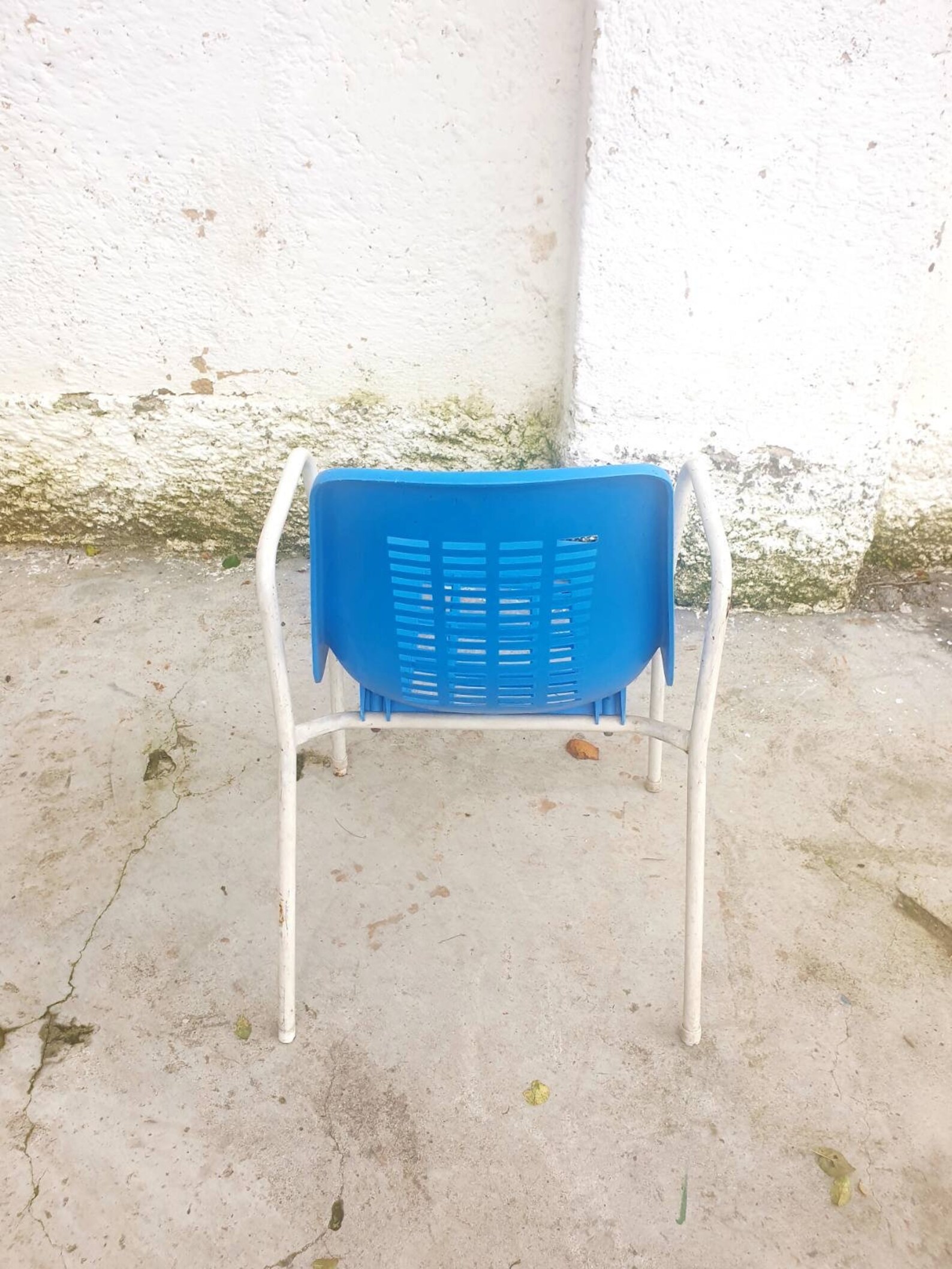 Vintage Blue Plastic Chair / Patio Chair / Beach Chair / Blue - Etsy
