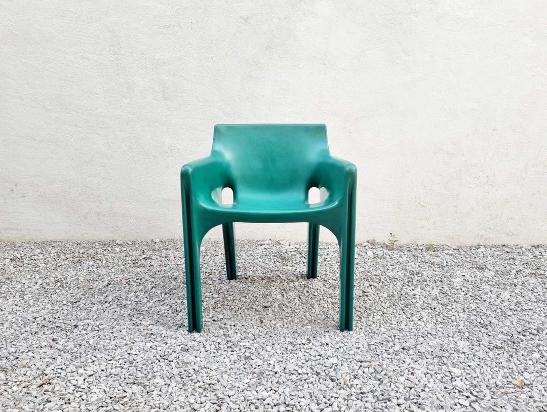 Mid Century Modern Chair / Design by Vico Magistretti for Artemide ...