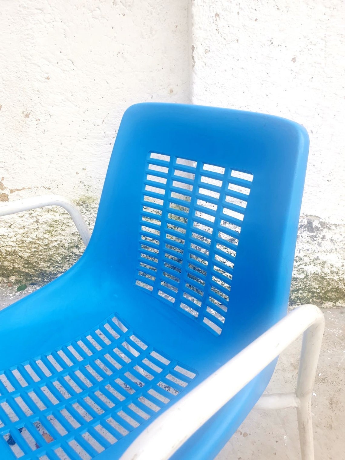 Vintage Blue Plastic Chair / Patio Chair / Beach Chair / Blue - Etsy