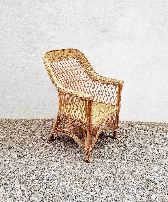 Vintage Wicker Seat For Patio Design