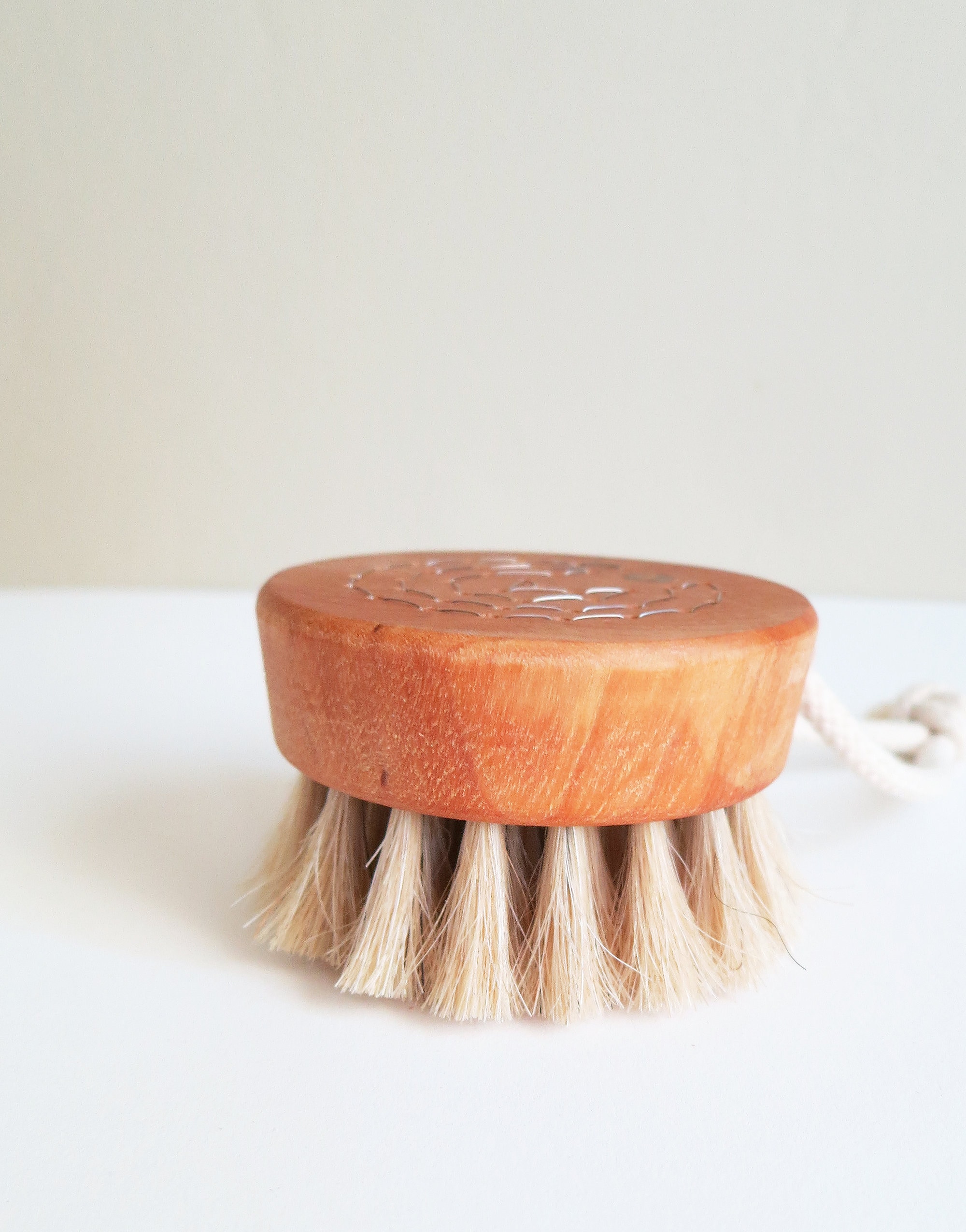 Wooden Bath Brush Puck Detoxifying Bath Brush Body Brush - Etsy