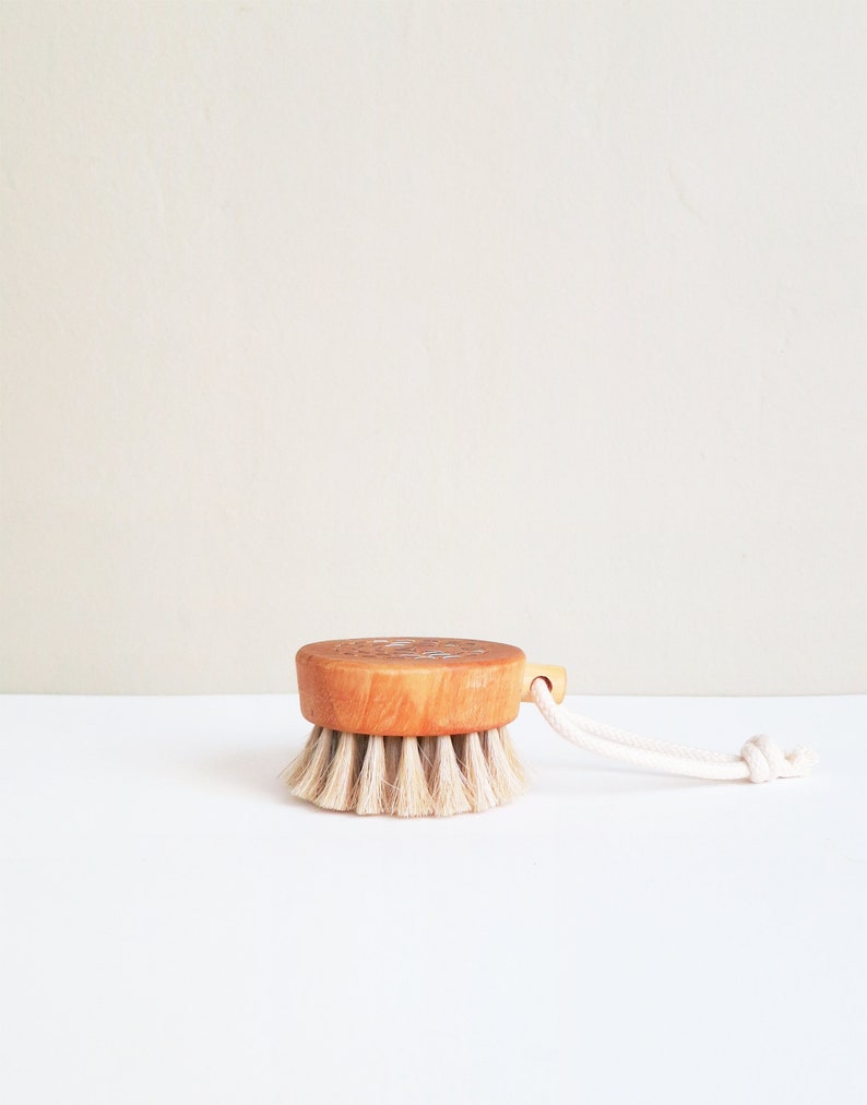 Wooden Bath Brush Puck | Detoxifying | Bath Brush | Body Brush | Shower ...