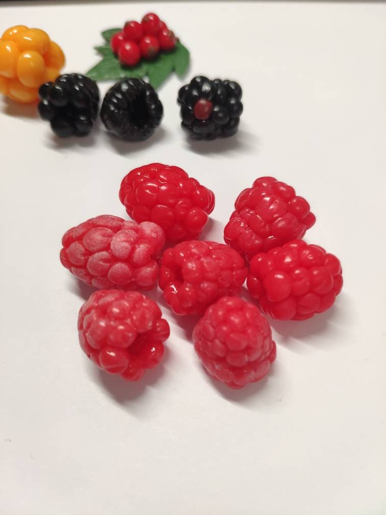 TUTORIAL sculping raspberry from polymer clay. Clay food | Etsy