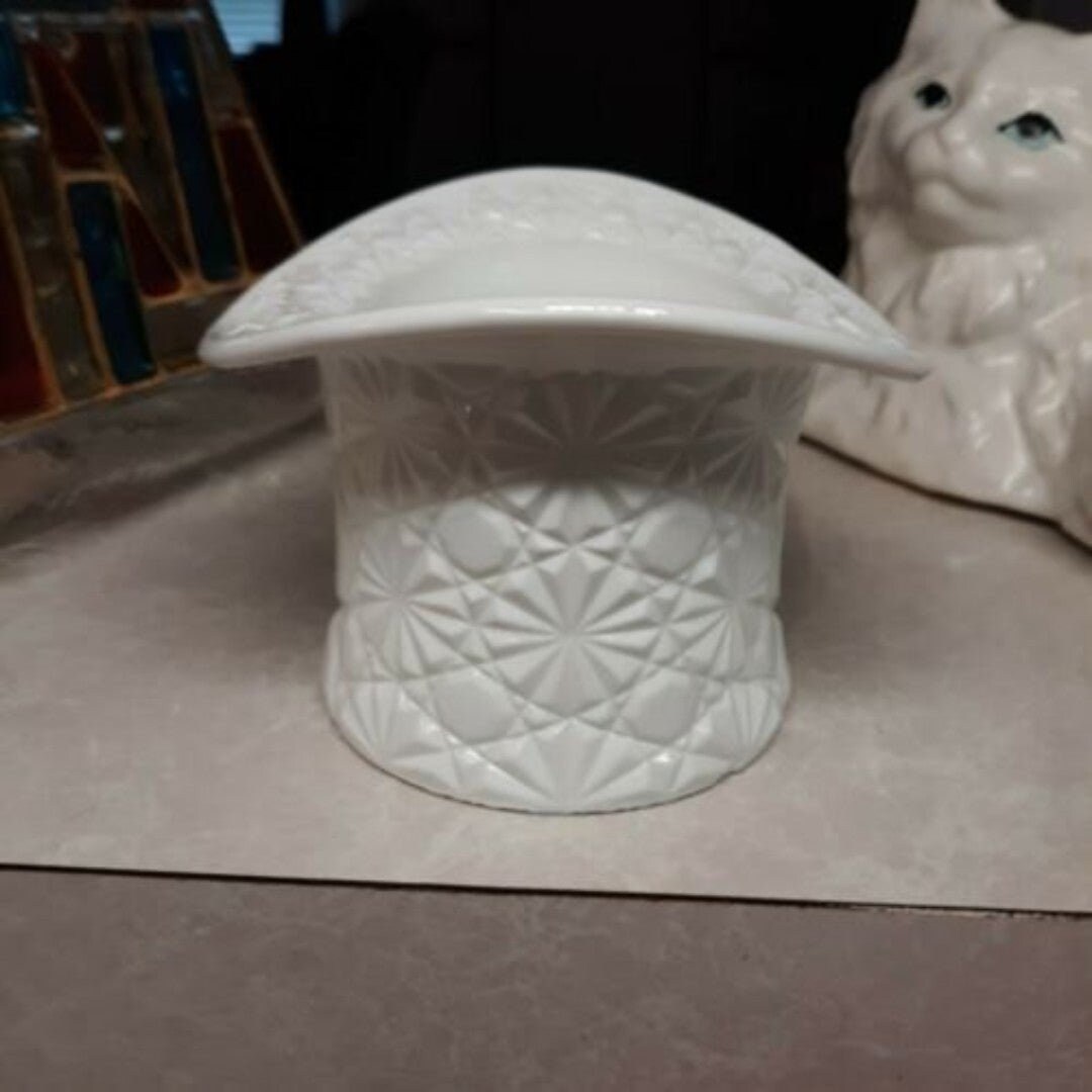 Fenton Daisy & Button Milk Glass Top Hat Vase Planter Pattern 4.5x3.75 ...