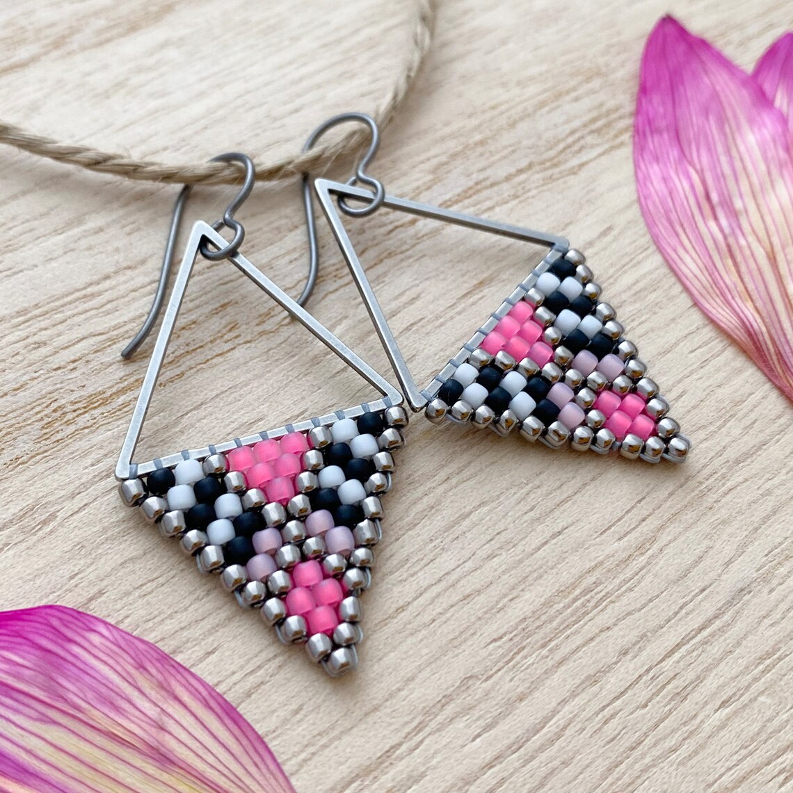 90's Pink Petite Triangle Bead Earrings - Etsy
